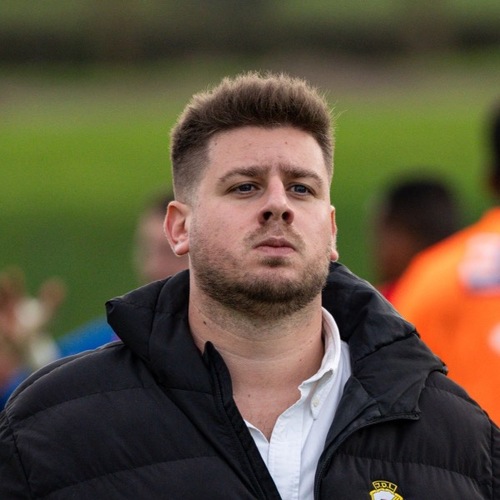 Jogava FM e aos 25 anos é diretor desportivo de estreante no CP: «Sem loucuras não saíamos dos ...