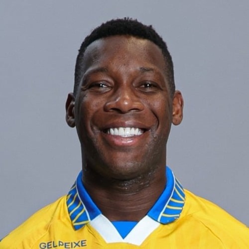 Estoril Praia devolve Patrick de Paula ao Botafogo