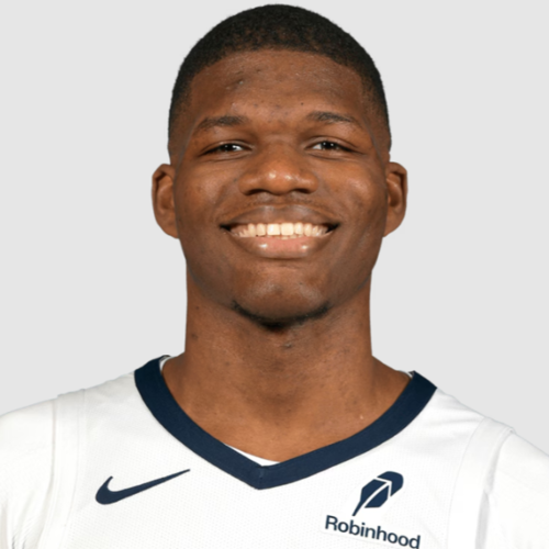 Novato do ano? Mesmo reserva, Cedric Coward atinge feito inédito